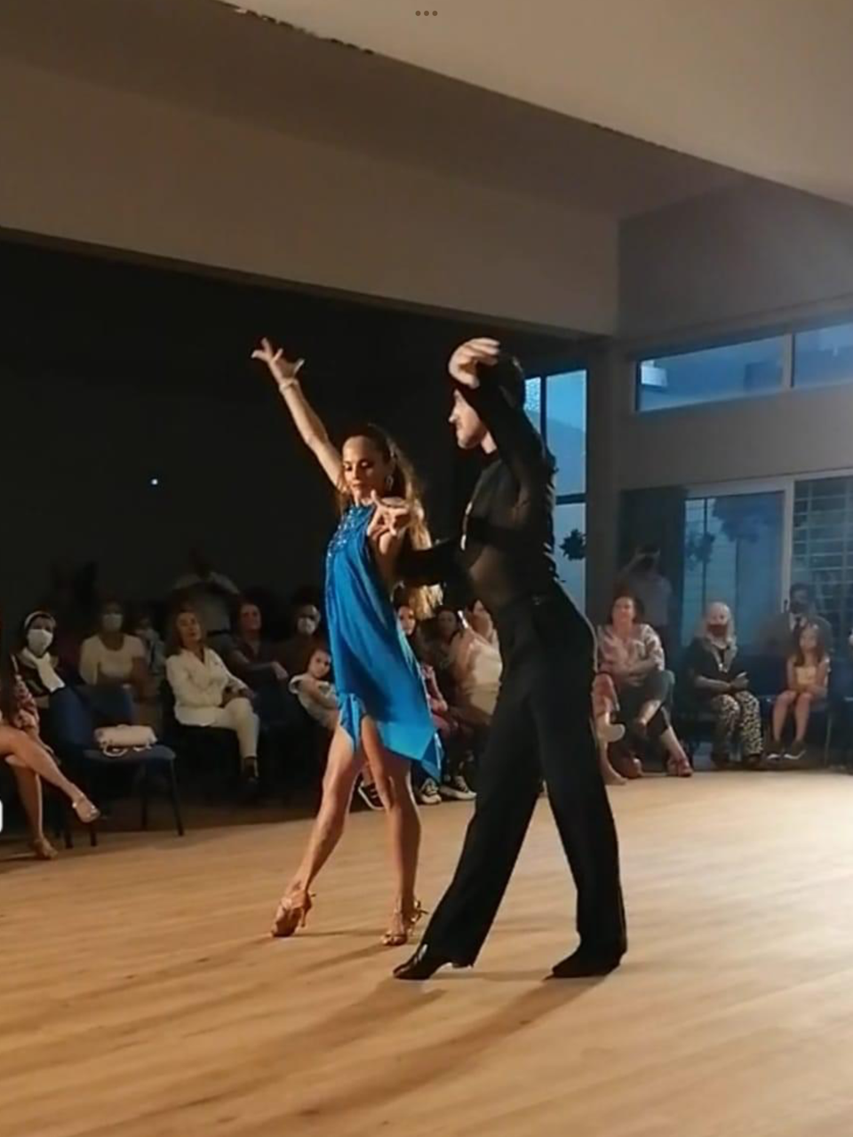 Μια μοναδική μουσικοχορευτική βραδιά που μας γέμισε με μοναδικές ...