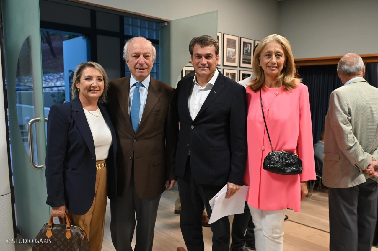 ΤΟ ΒΙΒΛΙΟ ΤΗΣ ΠΟΛΥΞΕΝΗΣ ΠΑΠΑΓΓΕΛΟΠΟΥΛΟΥ: ΜΙΑ ΜΟΝΑΔΙΚΗ ΙΣΤΟΡΙΚΗ ΑΝΑΔΡΟΜΗ ...